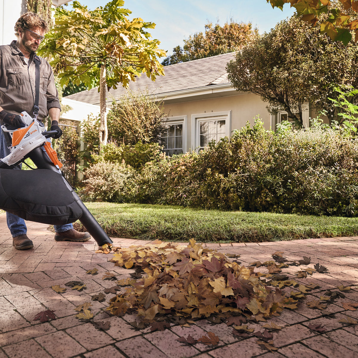 STIHL® SHA 56 Cordless Vacuum Shredder – Markham Mower Ltd.